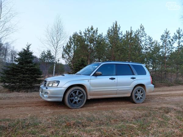 Grey Subaru Forester 2003 in Vilnius, with an engine capacity of 2.00 L and mileage of 303 thousand km for 5100 €, photo 3 on AUTOMOTO.COM.LV
