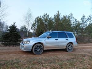 Grey Subaru Forester 2003 in Vilnius, with an engine capacity of 2.00 L and mileage of 303 thousand km for 5100 €, photo 3 on AUTOMOTO.COM.LV