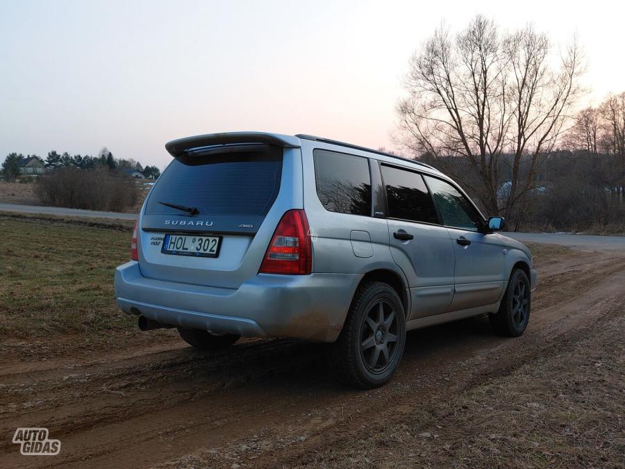 Grey Subaru Forester 2003 in Vilnius, with an engine capacity of 2.00 L and mileage of 303 thousand km for 5100 €, photo 5 on AUTOMOTO.COM.LV
