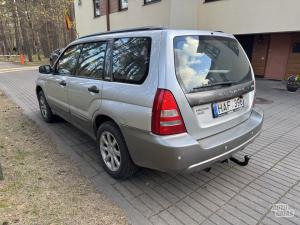 Grey Subaru Forester 2003 in Vilnius, with an engine capacity of 2.00 L and mileage of 302 thousand km for 1850 €, photo 3 on AUTOMOTO.COM.LV
