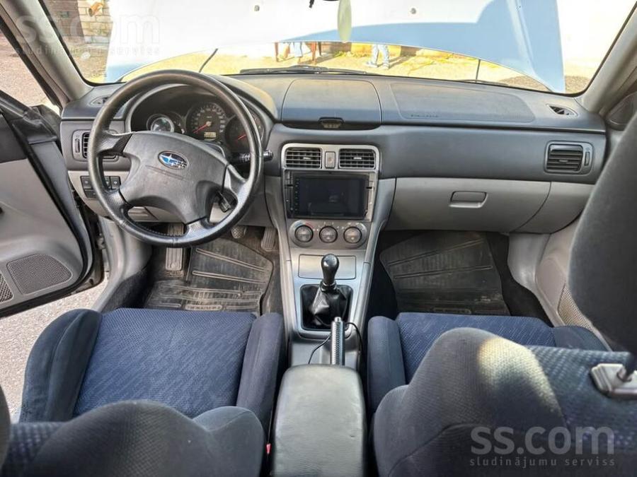 Grey Subaru Forester 2003 in Riga, with an engine capacity of 2.00 L and mileage of 278 thousand km for 3300 €, photo 3 on AUTOMOTO.COM.LV