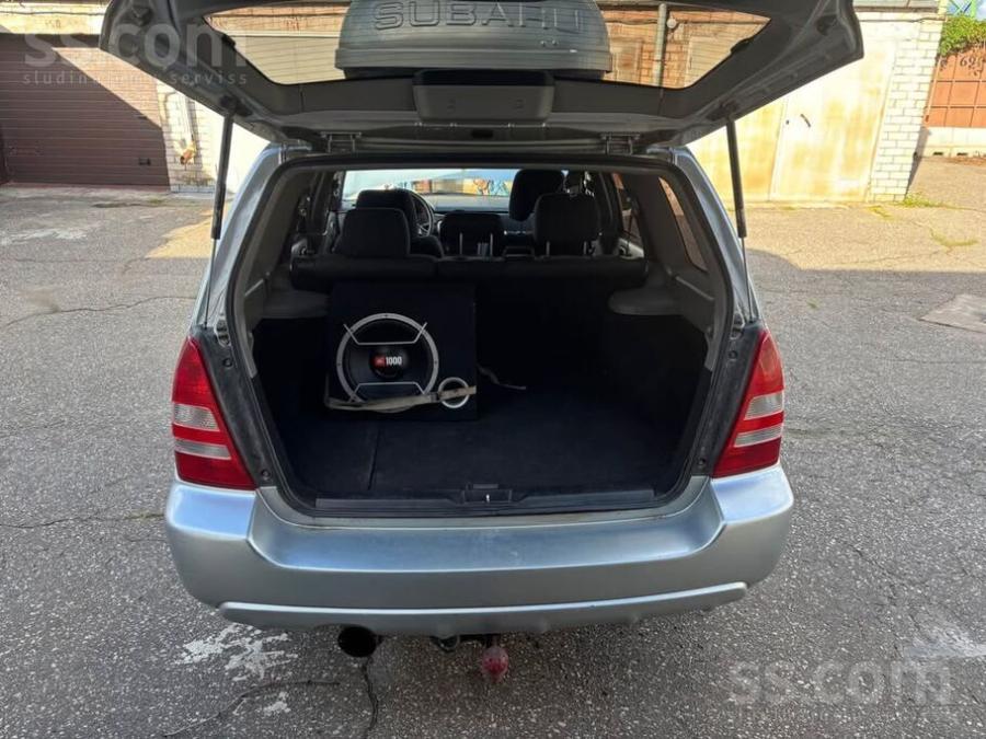 Grey Subaru Forester 2003 in Riga, with an engine capacity of 2.00 L and mileage of 278 thousand km for 3300 €, photo 4 on AUTOMOTO.COM.LV