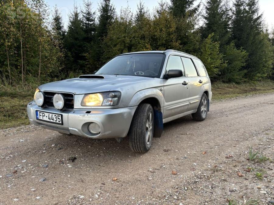 Grey Subaru Forester 2003 in Valmiera, with an engine capacity of 2.00 L and mileage of 356 thousand km for 2500 €, photo 4 on AUTOMOTO.COM.LV