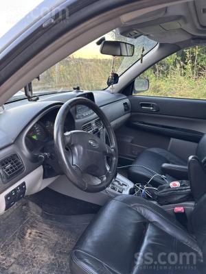 Grey Subaru Forester 2003 in Valmiera, with an engine capacity of 2.00 L and mileage of 356 thousand km for 2500 €, photo 6 on AUTOMOTO.COM.LV