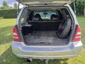 Pelēks Subaru Forester 2004 Anykščiai, ar dzinēja tilpumu 2.46 L un nobraukumu 375 tūkst. km par 4300 €, foto 10 vietnē AUTOMOTO.COM.LV