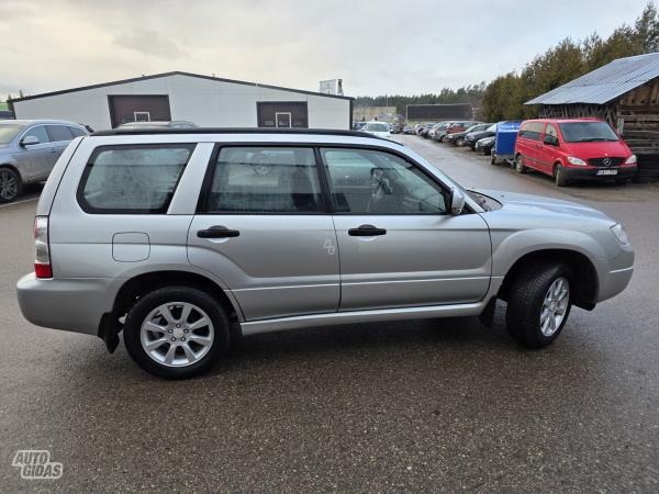 Pelēks Subaru Forester 2005 Utena, ar dzinēja tilpumu 2.00 L un nobraukumu 250 tūkst. km par 4450 €, foto 7 vietnē AUTOMOTO.COM.LV