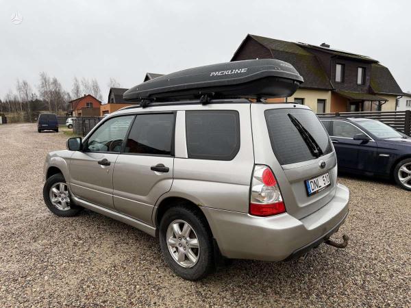 Pelēks Subaru Forester 2005 Utena, ar dzinēja tilpumu 1.99 L un nobraukumu 238 tūkst. km par 2200 €, foto 2 vietnē AUTOMOTO.COM.LV