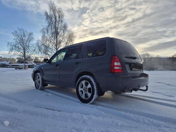 Pelēks Subaru Forester 2005 Šilutė, ar dzinēja tilpumu 2.00 L un nobraukumu 300 tūkst. km par 2900 €, foto 4 vietnē AUTOMOTO.COM.LV