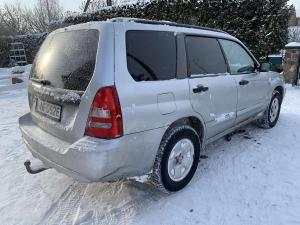 Grey Subaru Forester 2005 in Alytus, with an engine capacity of 2.00 L and mileage of 265 thousand km for 3600 €, photo 4 on AUTOMOTO.COM.LV