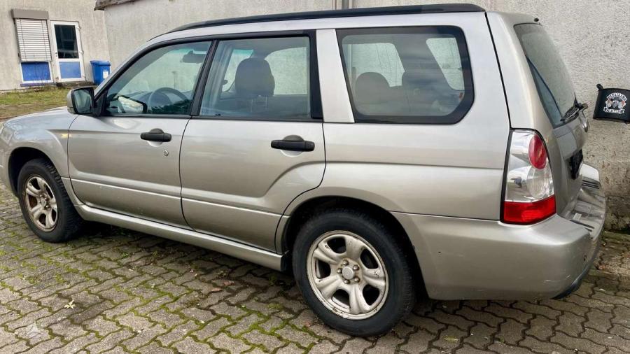 Grey Subaru Forester 2005 in Telschi, with an engine capacity of 2.00 L and mileage of 209 thousand km for 2500 €, photo 3 on AUTOMOTO.COM.LV