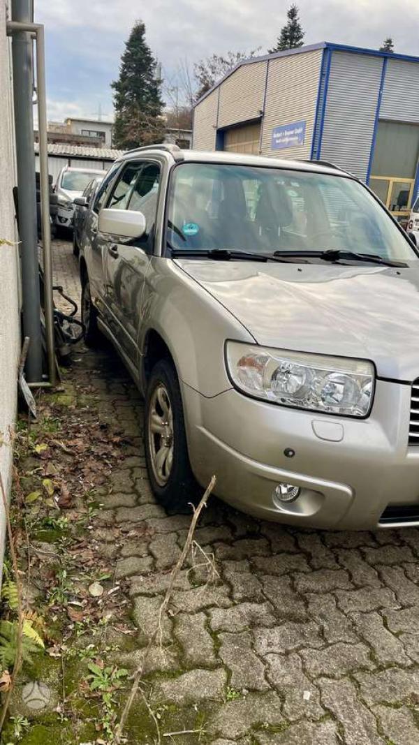 Grey Subaru Forester 2005 in Telschi, with an engine capacity of 2.00 L and mileage of 209 thousand km for 2500 €, photo 4 on AUTOMOTO.COM.LV