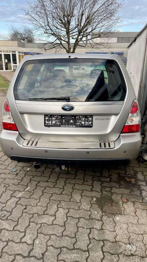 Grey Subaru Forester 2005 in Telschi, with an engine capacity of 2.00 L and mileage of 209 thousand km for 2500 €, photo 5 on AUTOMOTO.COM.LV
