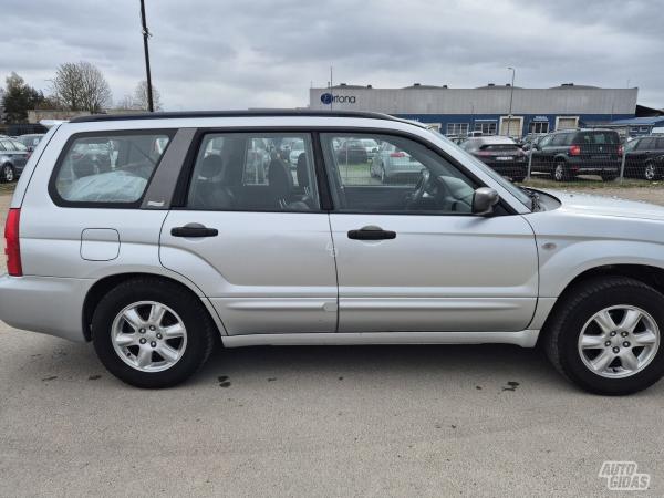 Grey Subaru Forester 2005 in Siauliai, with an engine capacity of 2.00 L and mileage of 20 thousand km for 3550 €, photo 3 on AUTOMOTO.COM.LV