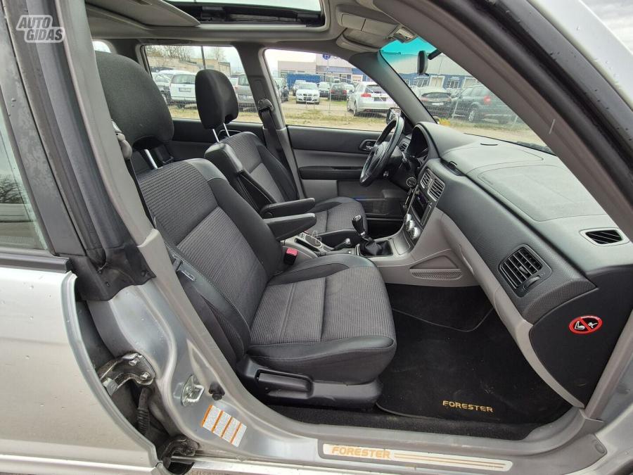 Pelēks Subaru Forester 2005 Šauļi, ar dzinēja tilpumu 2.00 L un nobraukumu 20 tūkst. km par 3550 €, foto 13 vietnē AUTOMOTO.COM.LV