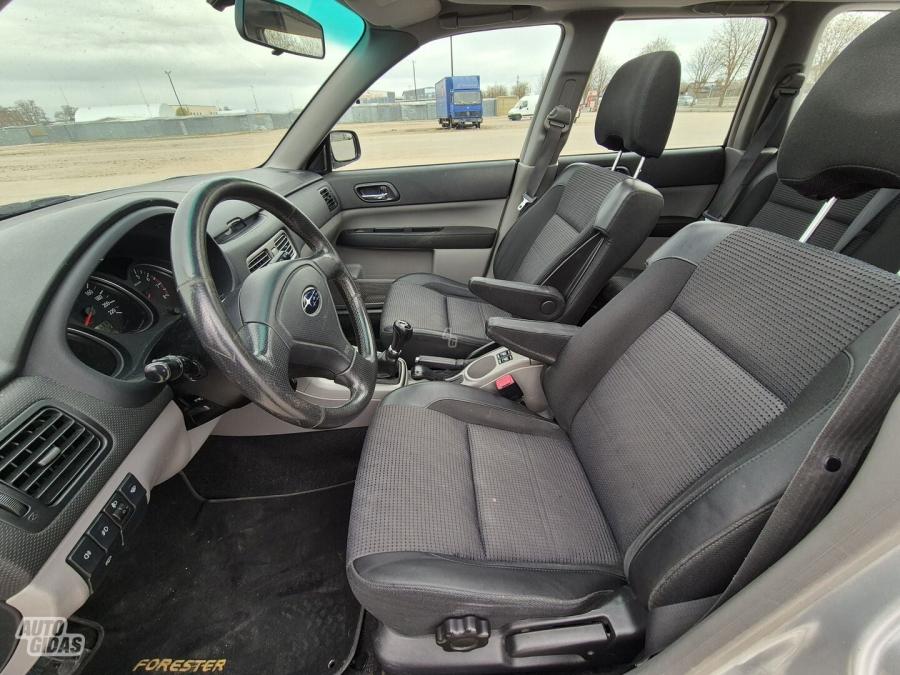 Pelēks Subaru Forester 2005 Šauļi, ar dzinēja tilpumu 2.00 L un nobraukumu 20 tūkst. km par 3550 €, foto 25 vietnē AUTOMOTO.COM.LV