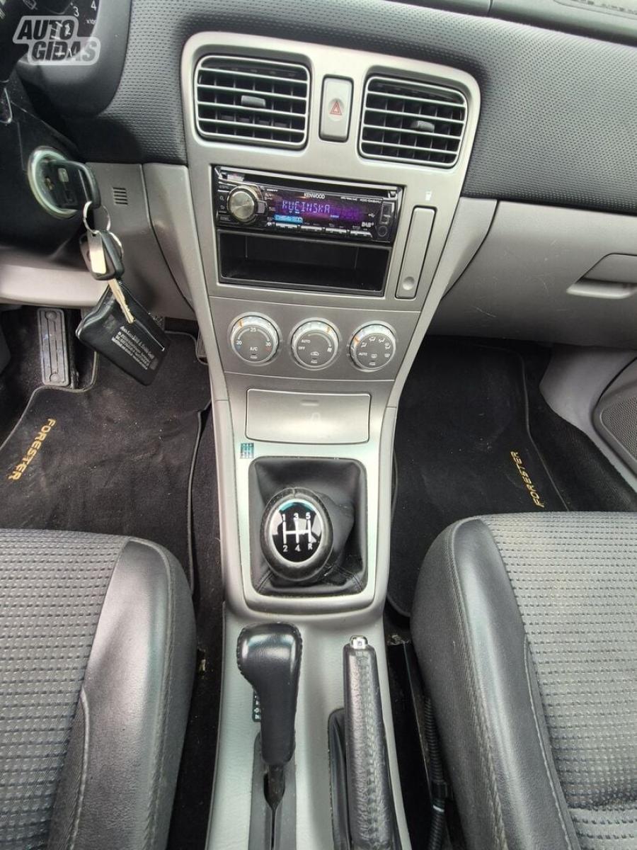 Pelēks Subaru Forester 2005 Šauļi, ar dzinēja tilpumu 2.00 L un nobraukumu 20 tūkst. km par 3550 €, foto 30 vietnē AUTOMOTO.COM.LV