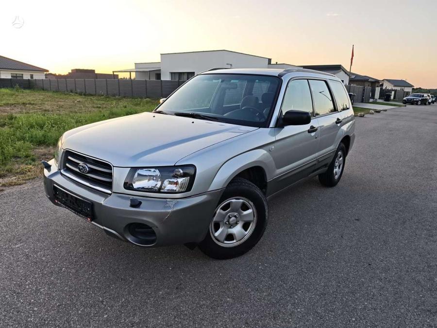 Grey Subaru Forester 2005 in Vilnius, with an engine capacity of 1.99 L and mileage of 225 thousand km for 3750 €, photo 4 on AUTOMOTO.COM.LV