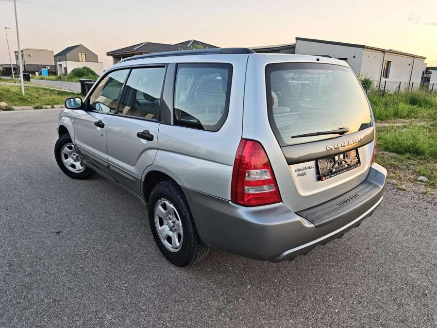 Grey Subaru Forester 2005 in Vilnius, with an engine capacity of 1.99 L and mileage of 225 thousand km for 3750 €, photo 5 on AUTOMOTO.COM.LV