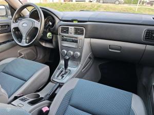 Grey Subaru Forester 2005 in Vilnius, with an engine capacity of 1.99 L and mileage of 225 thousand km for 3750 €, photo 8 on AUTOMOTO.COM.LV