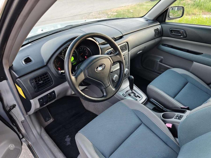 Grey Subaru Forester 2005 in Vilnius, with an engine capacity of 1.99 L and mileage of 225 thousand km for 3750 €, photo 9 on AUTOMOTO.COM.LV