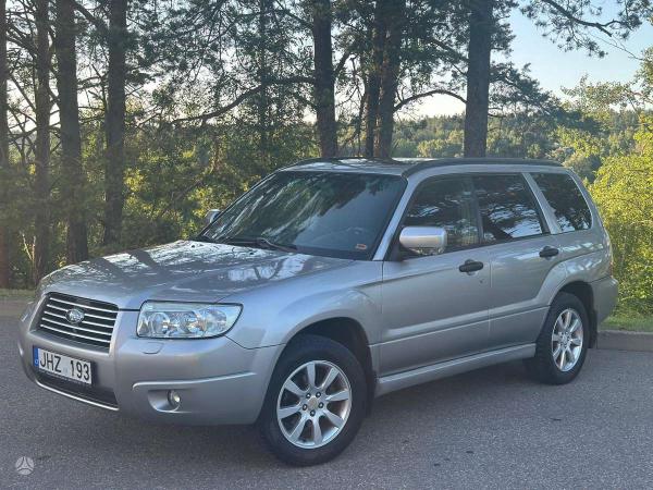Grey Subaru Forester 2005 in Nemencine, with an engine capacity of 1.99 L and mileage of 308 thousand km for 2200 €, photo 3 on AUTOMOTO.COM.LV