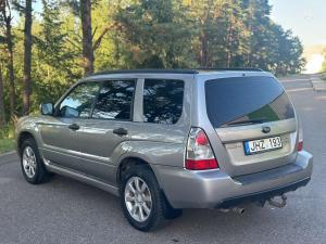 Grey Subaru Forester 2005 in Nemencine, with an engine capacity of 1.99 L and mileage of 308 thousand km for 2200 €, photo 6 on AUTOMOTO.COM.LV