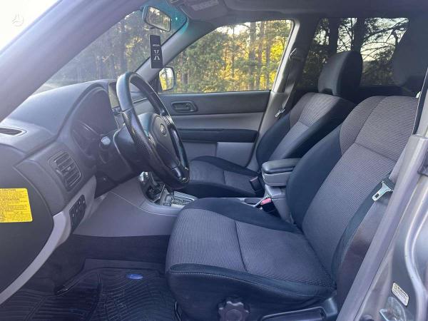 Grey Subaru Forester 2005 in Nemencine, with an engine capacity of 1.99 L and mileage of 308 thousand km for 2200 €, photo 10 on AUTOMOTO.COM.LV