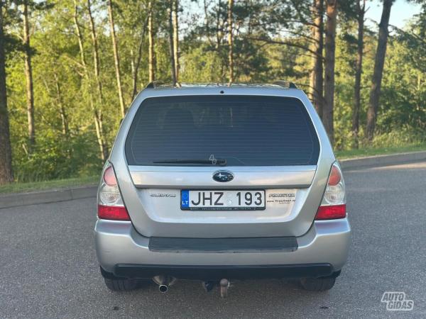 Grey Subaru Forester 2005 in Vilnius, with an engine capacity of 2.00 L and mileage of 308 thousand km for 2200 €, photo 6 on AUTOMOTO.COM.LV
