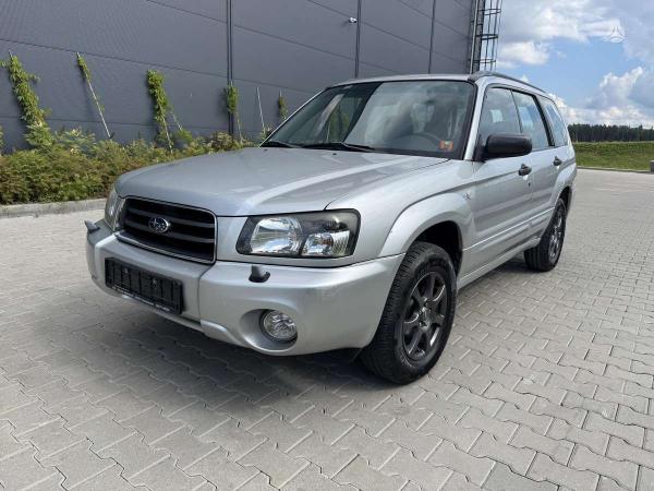 Pelēks Subaru Forester 2005 Viļņa, ar dzinēja tilpumu 1.99 L un nobraukumu 217 tūkst. km par 3800 €, foto 1 vietnē AUTOMOTO.COM.LV