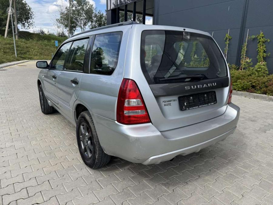 Grey Subaru Forester 2005 in Vilnius, with an engine capacity of 1.99 L and mileage of 217 thousand km for 3800 €, photo 8 on AUTOMOTO.COM.LV