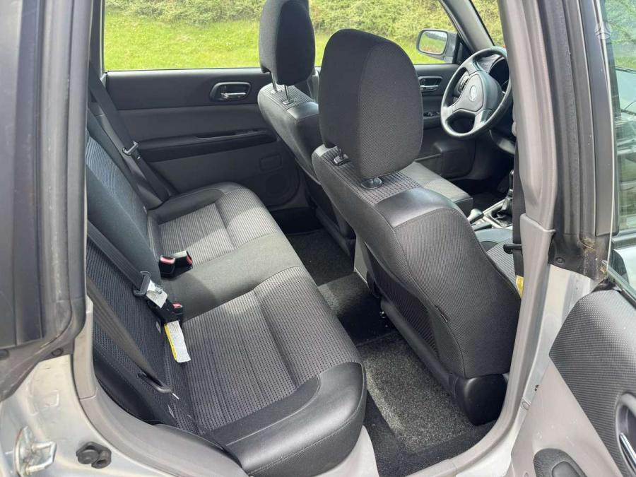 Grey Subaru Forester 2005 in Vilnius, with an engine capacity of 1.99 L and mileage of 217 thousand km for 3800 €, photo 16 on AUTOMOTO.COM.LV