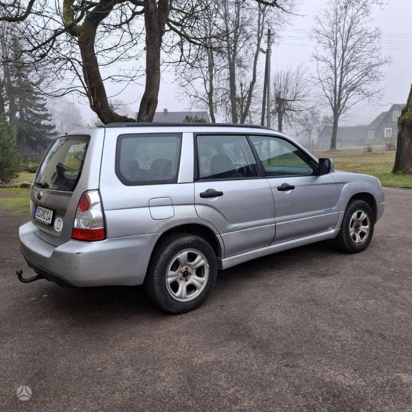 Grey Subaru Forester 2006 in Varena, with an engine capacity of 2.00 L and mileage of 222 thousand km for 2500 €, photo 3 on AUTOMOTO.COM.LV