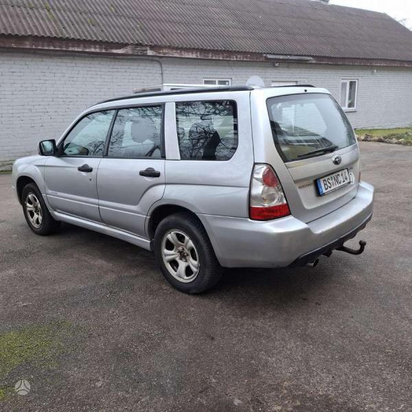 Grey Subaru Forester 2006 in Varena, with an engine capacity of 2.00 L and mileage of 222 thousand km for 2500 €, photo 4 on AUTOMOTO.COM.LV