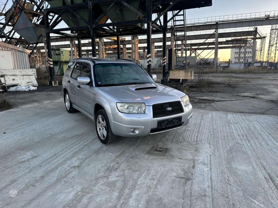 Grey Subaru Forester 2006 in Vilnius, with an engine capacity of 2.46 L and mileage of 276 thousand km for 3300 €, photo 5 on AUTOMOTO.COM.LV
