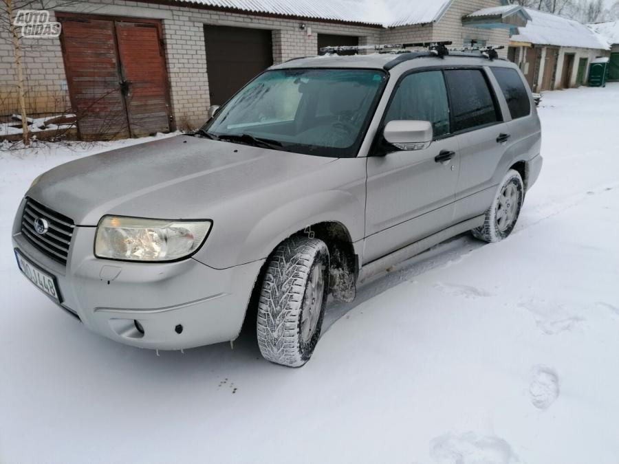 Pelēks Subaru Forester 2006 Utena, ar dzinēja tilpumu 2.00 L un nobraukumu 238 tūkst. km par 2450 €, foto 1 vietnē AUTOMOTO.COM.LV