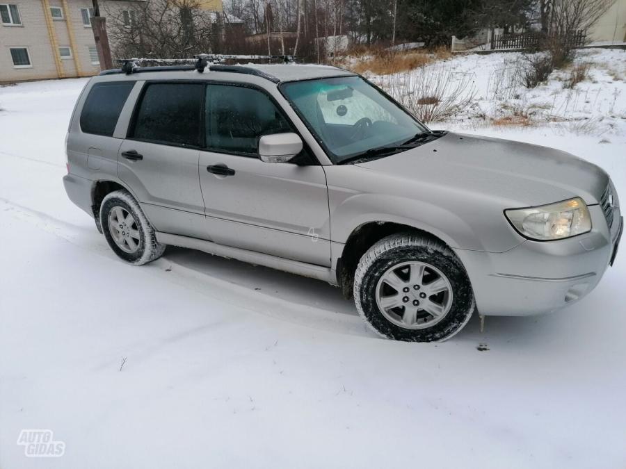 Pelēks Subaru Forester 2006 Utena, ar dzinēja tilpumu 2.00 L un nobraukumu 238 tūkst. km par 2450 €, foto 4 vietnē AUTOMOTO.COM.LV