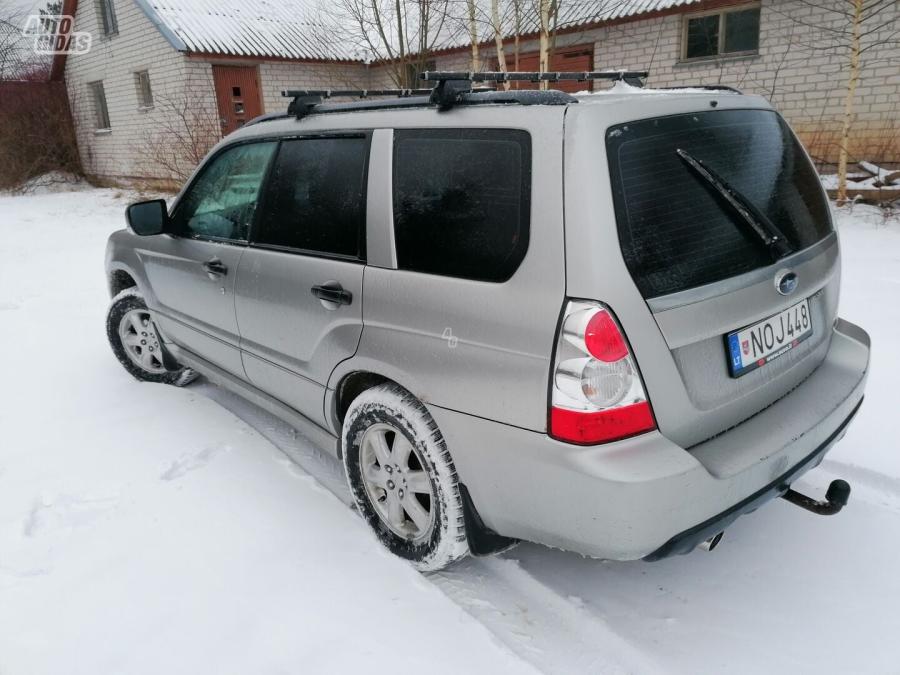 Pelēks Subaru Forester 2006 Utena, ar dzinēja tilpumu 2.00 L un nobraukumu 238 tūkst. km par 2450 €, foto 7 vietnē AUTOMOTO.COM.LV