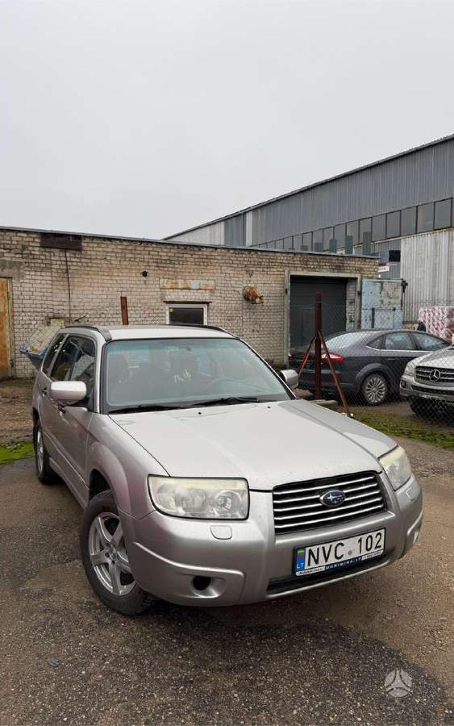 Pelēks Subaru Forester 2006 Viļņa, ar dzinēja tilpumu 1.99 L un nobraukumu 203 tūkst. km par 1800 €, foto 1 vietnē AUTOMOTO.COM.LV