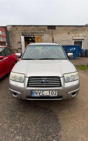 Pelēks Subaru Forester 2006 Viļņa, ar dzinēja tilpumu 1.99 L un nobraukumu 203 tūkst. km par 1800 €, foto 2 vietnē AUTOMOTO.COM.LV