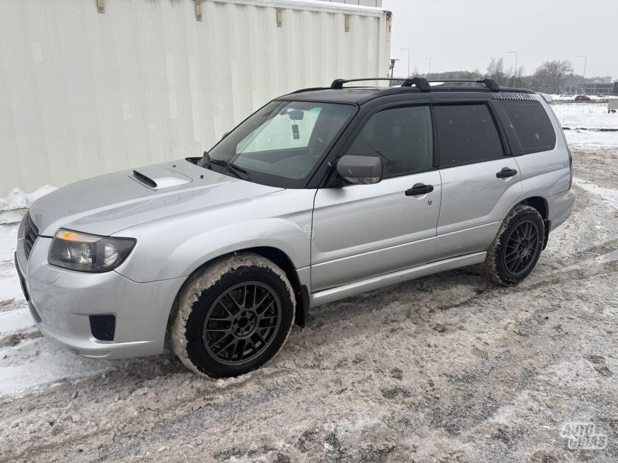 Grey Subaru Forester 2006 in Vilnius, with an engine capacity of 2.50 L and mileage of 392 thousand km for 4900 €, photo 1 on AUTOMOTO.COM.LV