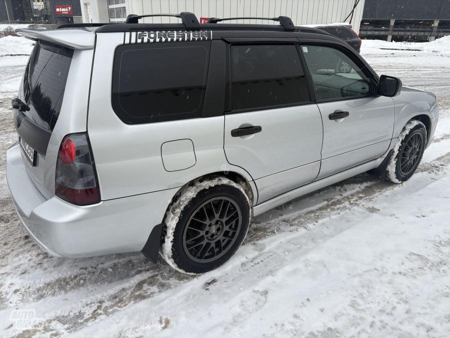 Grey Subaru Forester 2006 in Vilnius, with an engine capacity of 2.50 L and mileage of 392 thousand km for 4900 €, photo 2 on AUTOMOTO.COM.LV