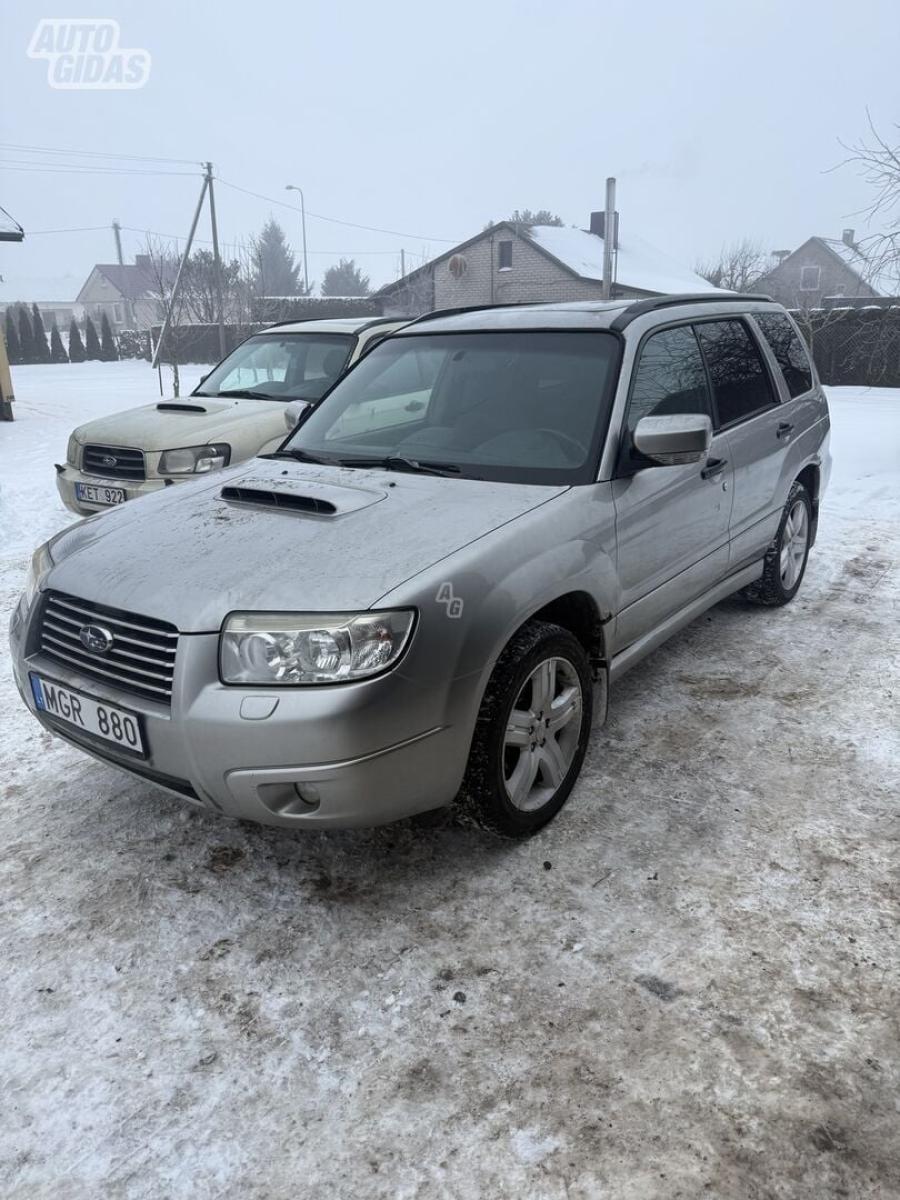 Pelēks Subaru Forester 2006 Tauragė, ar dzinēja tilpumu 2.50 L un nobraukumu 300 tūkst. km par 2000 €, foto 3 vietnē AUTOMOTO.COM.LV