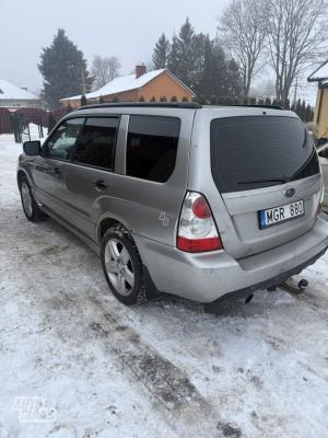 Pelēks Subaru Forester 2006 Tauragė, ar dzinēja tilpumu 2.50 L un nobraukumu 300 tūkst. km par 2000 €, foto 4 vietnē AUTOMOTO.COM.LV