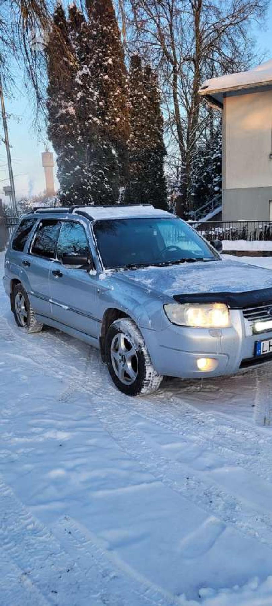 Pelēks Subaru Forester 2006 Mažeikiai, ar dzinēja tilpumu 2.00 L un nobraukumu 286 tūkst. km par 2450 €, foto 4 vietnē AUTOMOTO.COM.LV