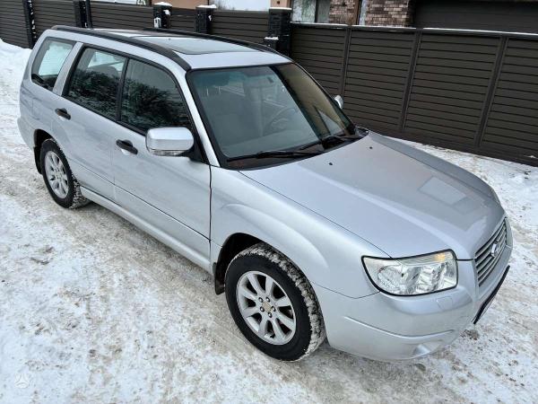 Pelēks Subaru Forester 2006 Viļņa, ar dzinēja tilpumu 1.99 L un nobraukumu 173 tūkst. km par 4200 €, foto 1 vietnē AUTOMOTO.COM.LV
