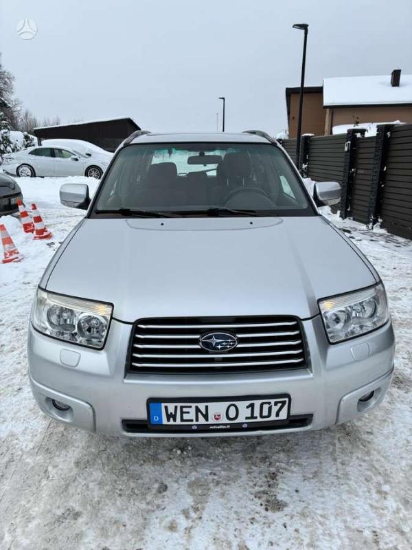 Pelēks Subaru Forester 2006 Viļņa, ar dzinēja tilpumu 1.99 L un nobraukumu 173 tūkst. km par 4200 €, foto 3 vietnē AUTOMOTO.COM.LV