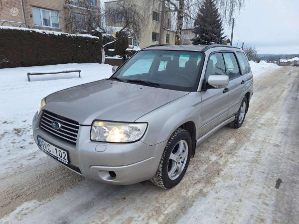 Pelēks Subaru Forester 2006 Kelmė, ar dzinēja tilpumu 1.99 L un nobraukumu 200 tūkst. km par 2900 €, foto 1 vietnē AUTOMOTO.COM.LV