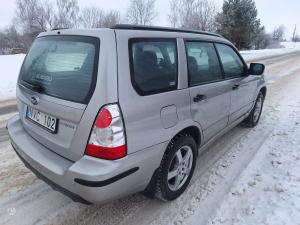 Pelēks Subaru Forester 2006 Kelmė, ar dzinēja tilpumu 1.99 L un nobraukumu 200 tūkst. km par 2900 €, foto 2 vietnē AUTOMOTO.COM.LV
