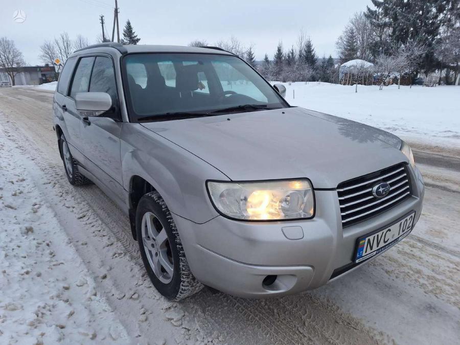 Pelēks Subaru Forester 2006 Kelmė, ar dzinēja tilpumu 1.99 L un nobraukumu 200 tūkst. km par 2900 €, foto 3 vietnē AUTOMOTO.COM.LV