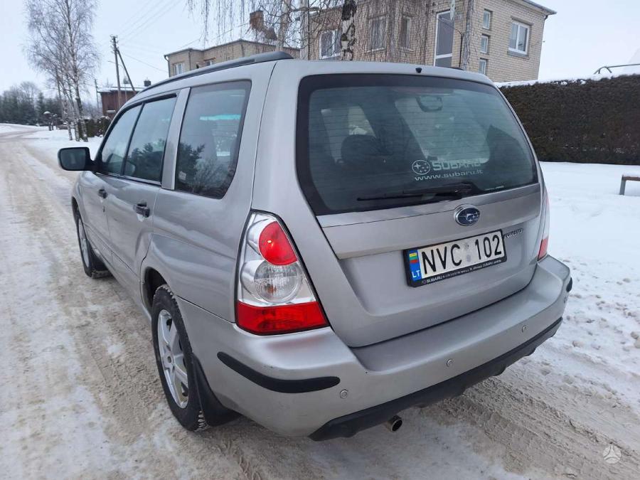 Pelēks Subaru Forester 2006 Kelmė, ar dzinēja tilpumu 1.99 L un nobraukumu 200 tūkst. km par 2900 €, foto 4 vietnē AUTOMOTO.COM.LV